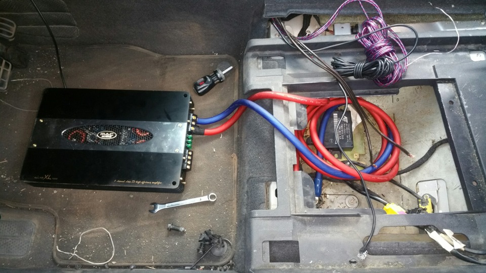 Subwoofer unterm Beifahrersitz - Multimedia - Sharan Galaxy Alhambra Forum